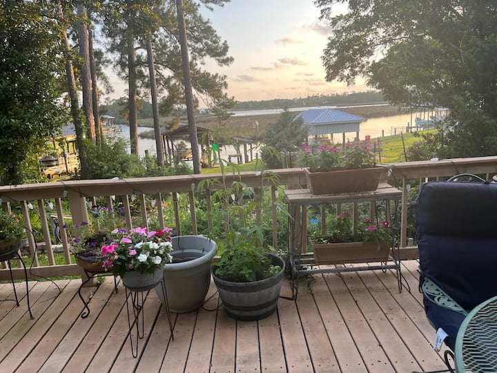 Back Bay Hideaway - Biloxi, MS
