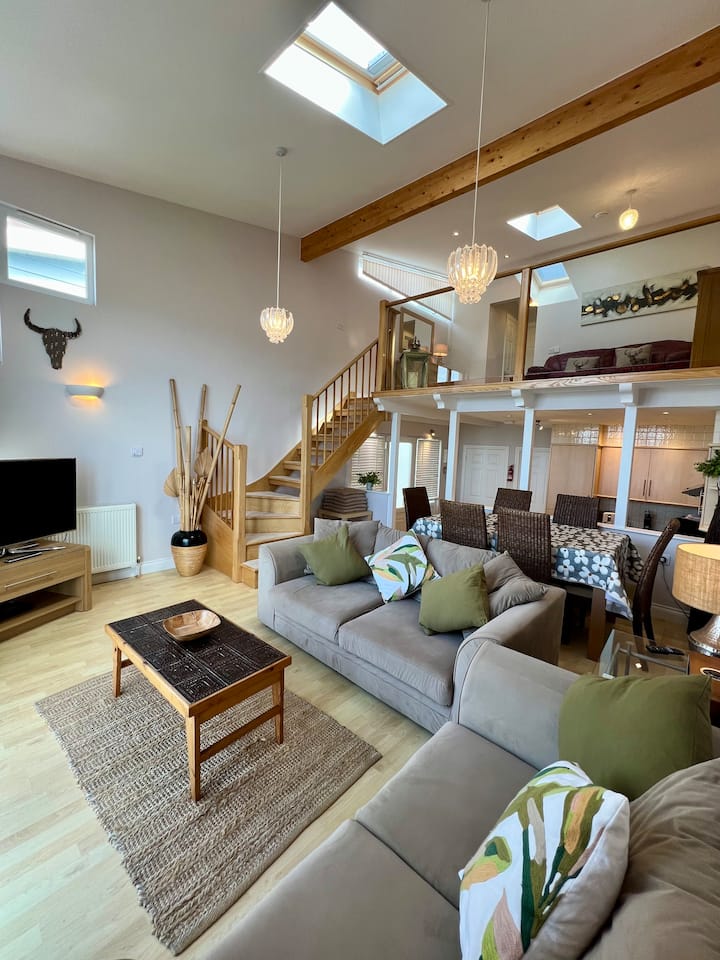 New England Style Holiday Home On Sea Front - Westward Ho!