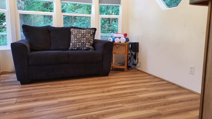 Hillside Cottage With Hot Tub (Cottage 25) - Gold Beach, OR