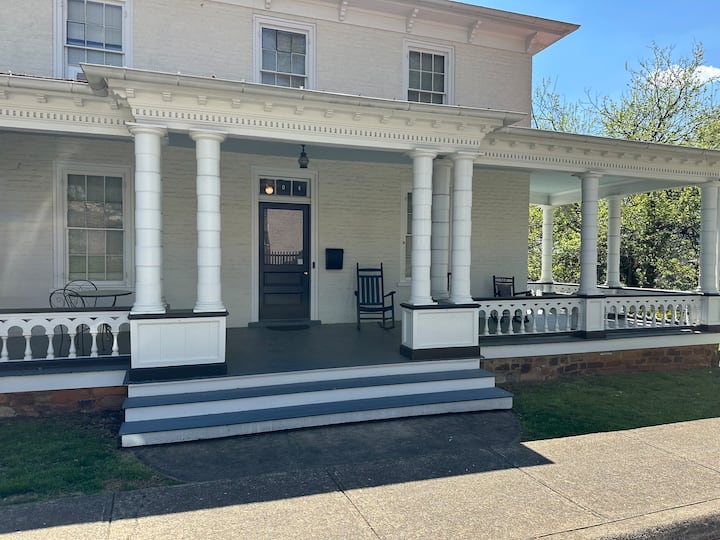 Spacious, Sunny, 1 Bedroom Suite/downtown/uva - Charlottesville, VA