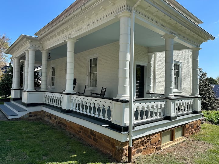 So Walkable, 1 Spacious Bedroom Suite/downtown/uva - Charlottesville, VA