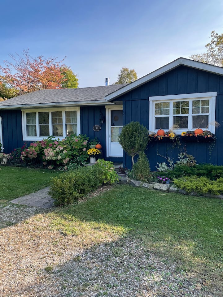 Rivendell Cottage In The Heart Of Bayfield Village - Clinton