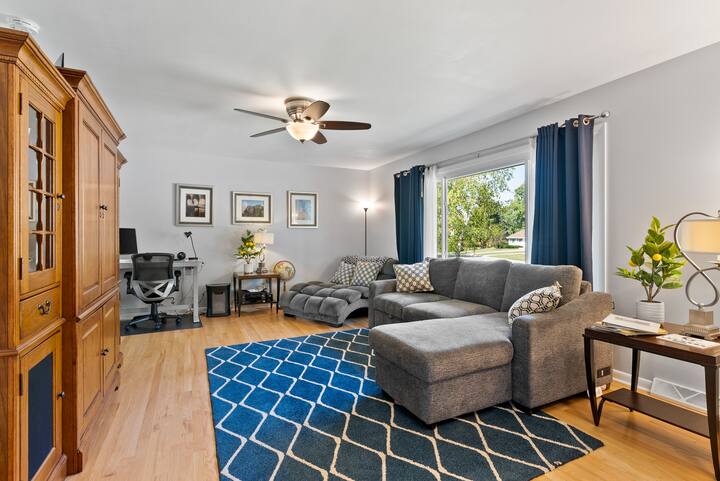 Stylish Home, Ideally Located, W/carpenter Kitchen - Grafton, WI