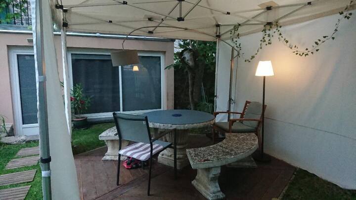 Chambre Et Salon Sur Jardin Arboré - Saint-Saturnin