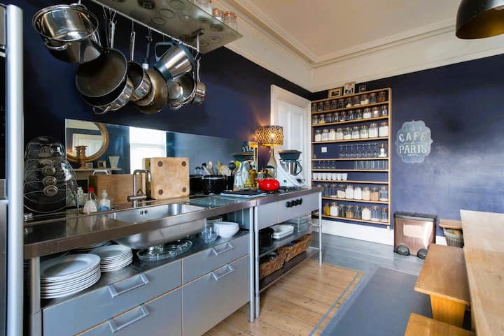 Big Cheltenham 5 Bedrooms/10 Beds/3 Bathroom House - Cheltenham