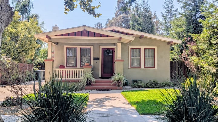 Furnished Craftsman Hospital/dwtn • Utilities Incl - Visalia, CA