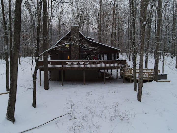 Cabin In The Woods - Berkeley Springs, WV