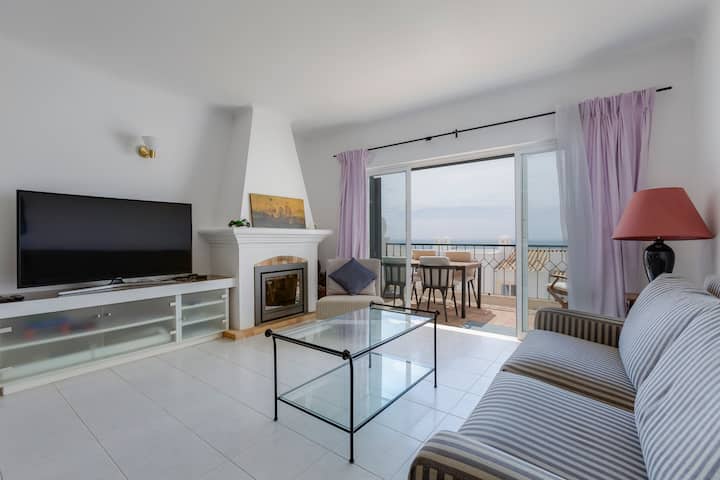 Ocean, 3 Min To Beach, A/c, 3 Floors, Fast Wi-fi - Lagos