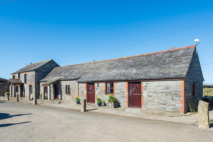 Cobble Court, Coastal Farm Cottage - Port Isaac