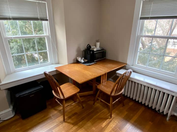 City Oasis Suite #1. Near Transit Hub. 1-6 People. - Philadelphia, PA