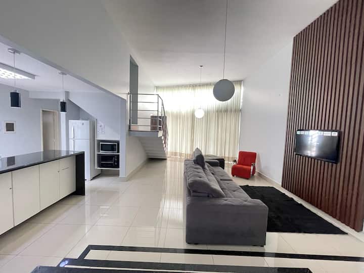 Casa Com Piscina, Varanda Gourmet E Muito Requinte - Goiânia