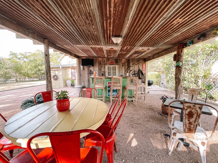 Elegant & Historic Stay At Olivia’s 1blk From Main - Fredericksburg, TX