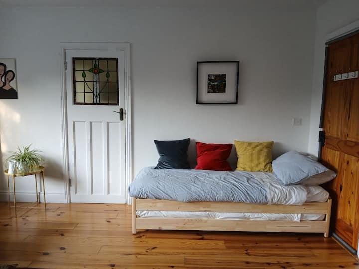Bright, Peaceful & Private Space Nr Dublin Airport - Ashbourne