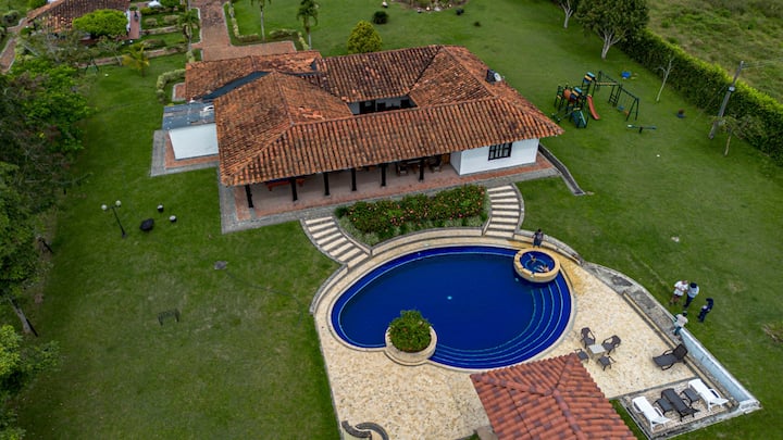 Casa De Campo La Victoria Valle Del Cauca Empleada - La Victoria