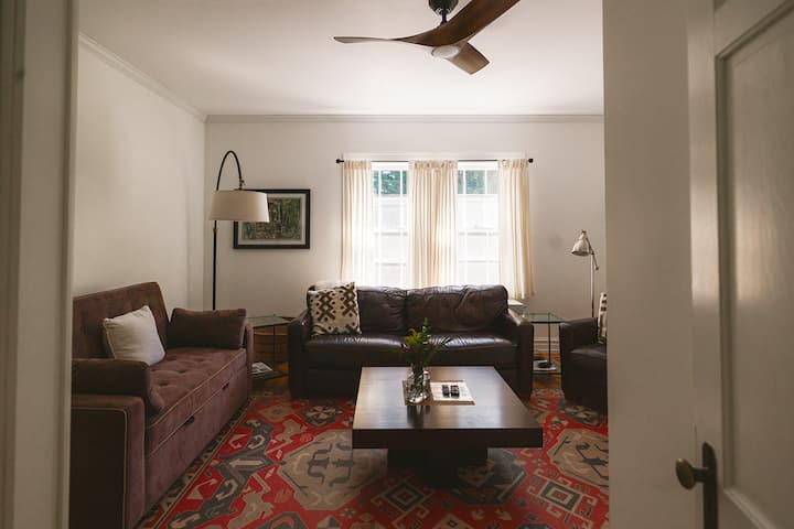 Private Downtown Sunny Retreat W/ Spacious Balcony - Lewisburg, WV