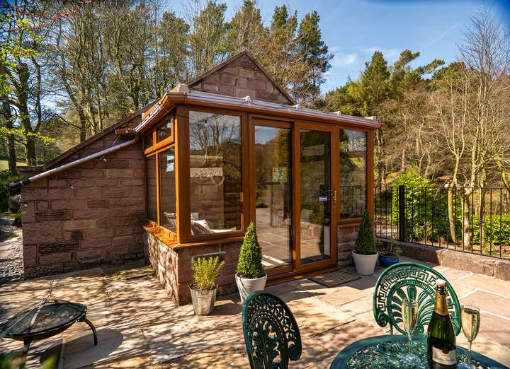 Willow Cottage, Private Hottub, Upperhulme, Leek - Stoke-on-Trent