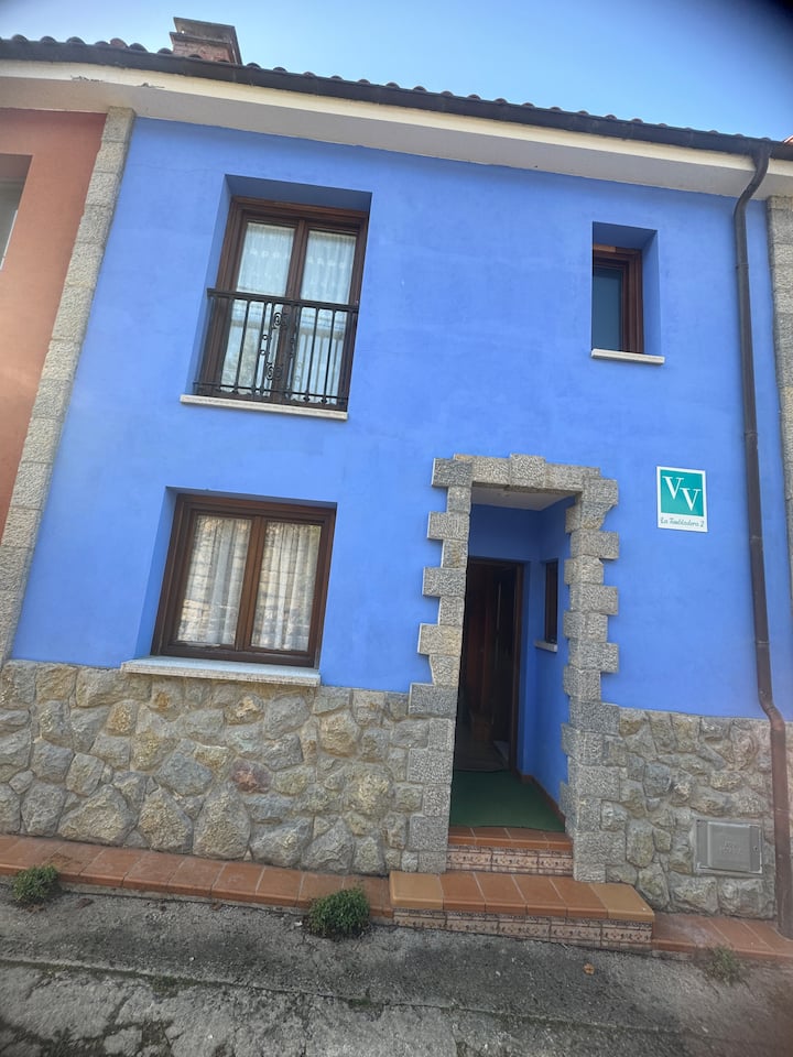 Casa En Cue, Llanes; 4-5 Personas, 300m A La Playa - Llanes