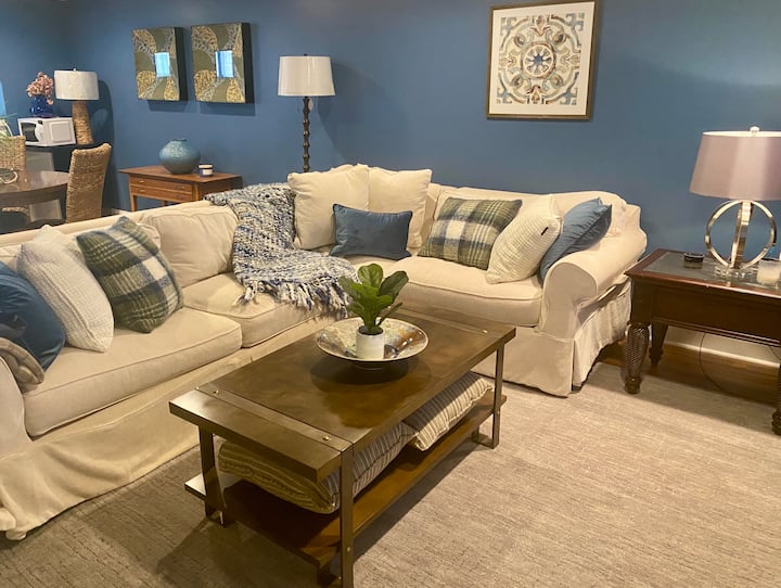 Adorable Garden Apt. W/hot Tub! - Saratoga Springs, NY