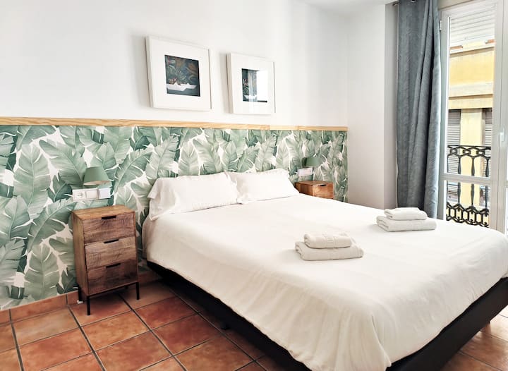 Flats Friends Nave: Central, Balcony, Pet-friendly - Valencia