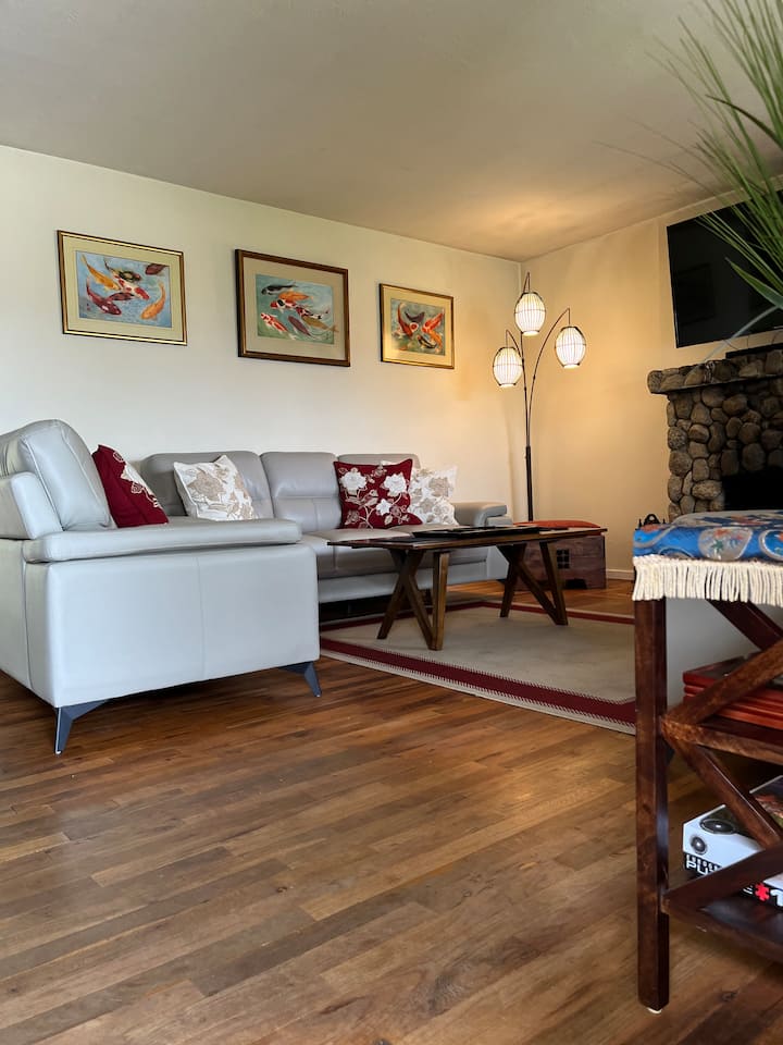 3 Bedroom Vacation Home - The Hummingbird - Monterey, CA