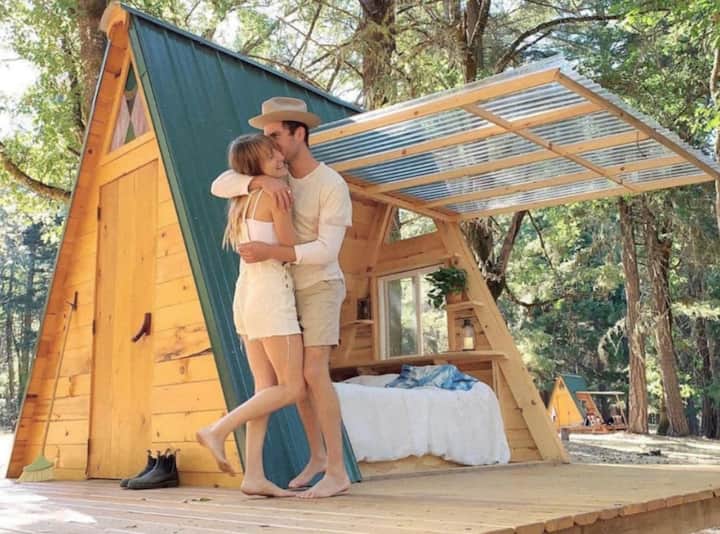 Moon Tiny A-frame Cabin In The Forest - Cave Junction, OR