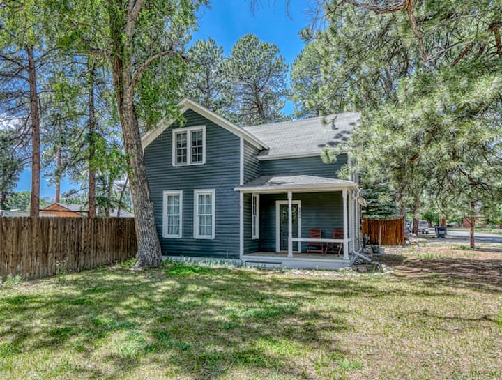 Farmhouse Close To Main, Huge Yard, Dog Friendly - Buena Vista, CO