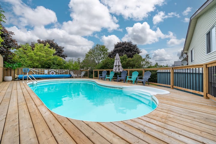 Spacious Family And Group Getaway W/ 5br And Pool - Prince Edward County