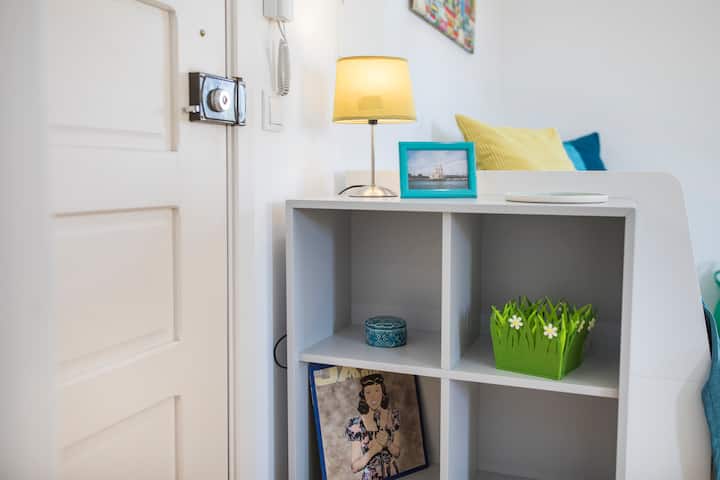 Sta Clara House- Central & Quiet. Bright Studio - Alvalade