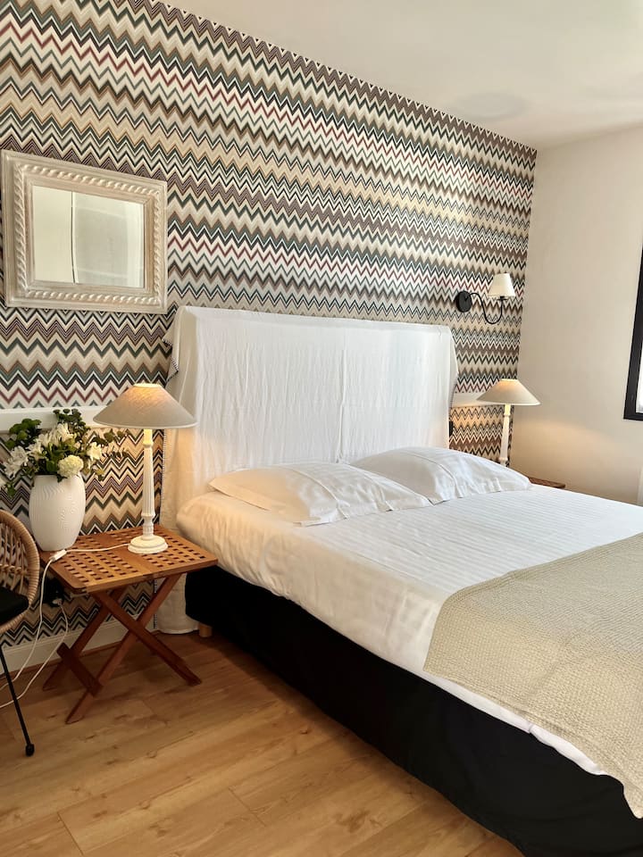 Chic Gîte En Ré , Beau Patio  Privatif & Parking - La Flotte