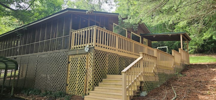 Center Hill Lake -  Holmes Creek Cottage - Smithville, TN