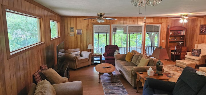 Center Hill Lake - Holmes Creek Cottage - Smithville, TN