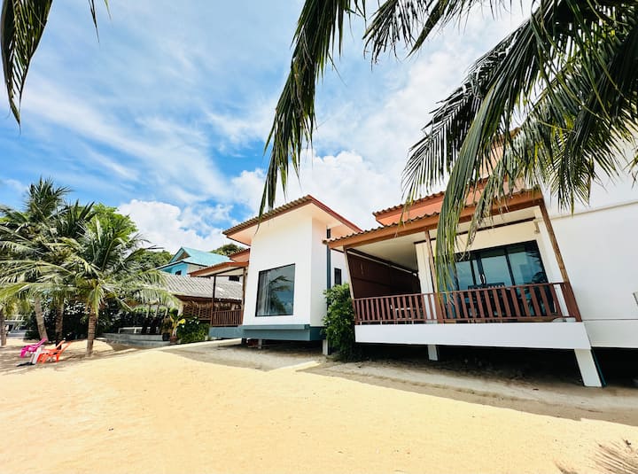 Private Beach Villa @ The Scenery Beach Resort - Ko Pha-ngan