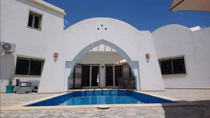 Luxury Villa With Pool And 3 Bedrooms, Furnished And Equipped - Djerba Houmet Souk - Djerba