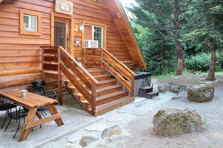 Mt. St. Helens Cabin