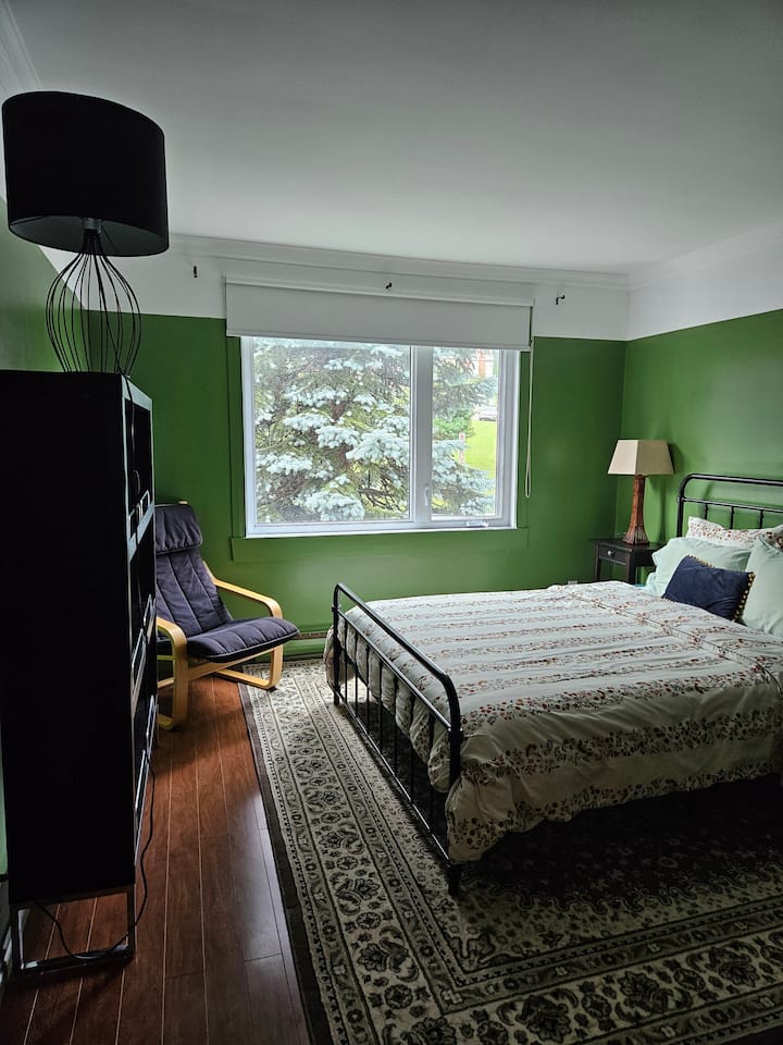 Appartement Coloré 2 Chambres Dans Le Vieux-nord - Sherbrooke