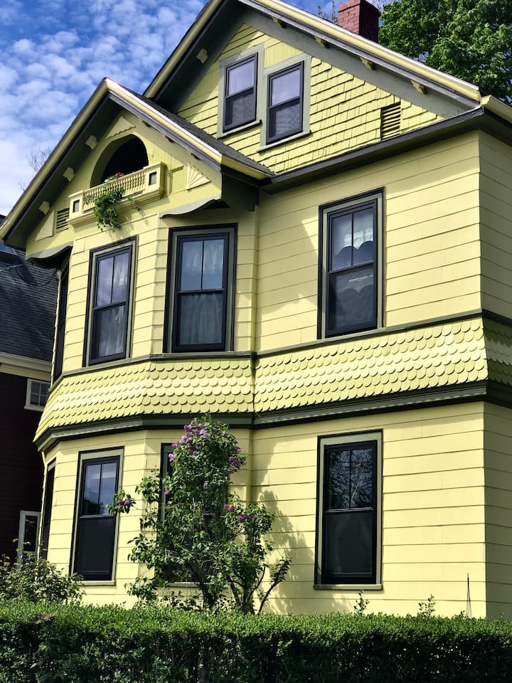 Separate Entrance In-law Suite In Heart Of Jp - Boston, MA