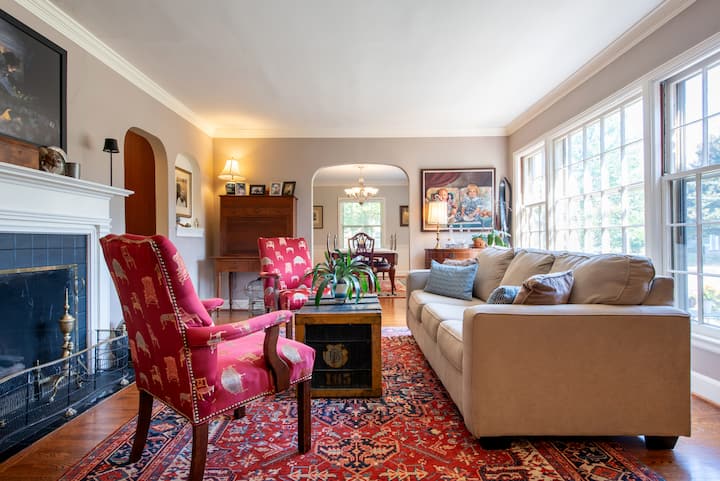 Kentucky Derby Spacious 6 Bedrooms! - KFC Yum! Center