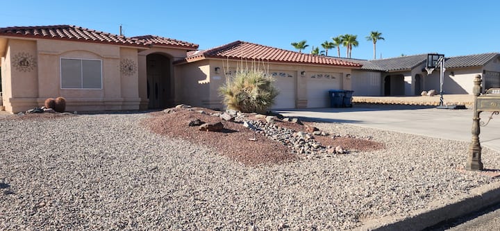 Paradise Home With King Bed & Room For The Family - 레이크하바수시티