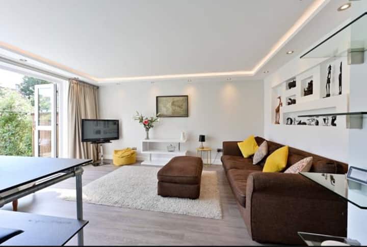 Stunning 1 Bed Garden Apt In Putney (With Parking) - Fulham