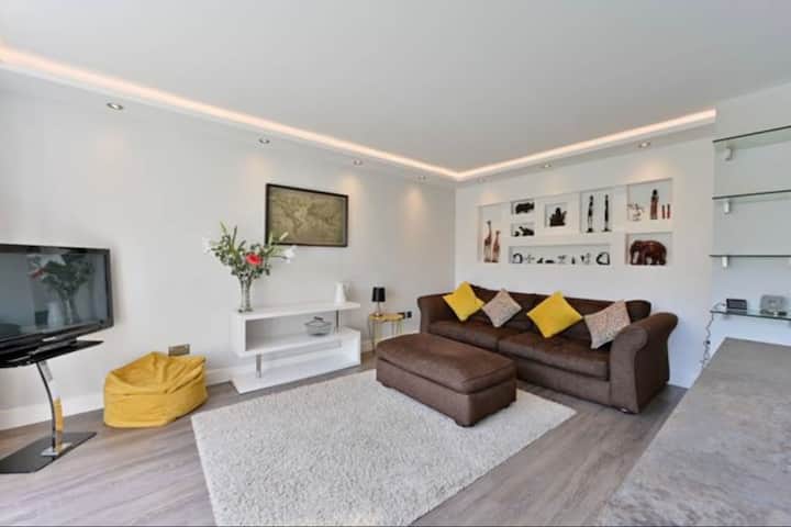 Stunning 1 Bed Garden Apt In Putney (With Parking) - Fulham