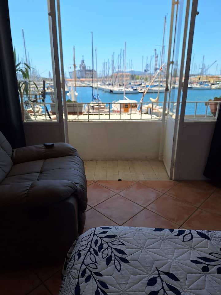 Toulon Le Port Vue Mer
Balnéo & Sauna Privés - Tolone