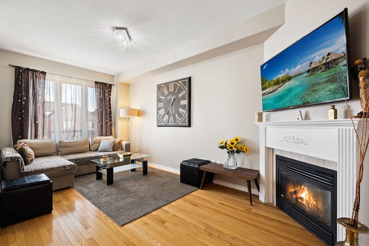 Elegant 4 Bd 3 Bath Home In Peaceful Neighborhood! - Vaughan