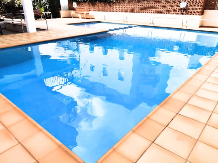 Charming Beach Condo, Pool, Aircon, Parking - Castelldefels