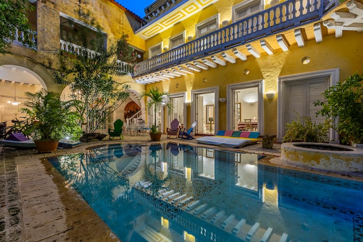 Stunning Colonial Villa With Rooftop & Pool - Cartagena das Índias