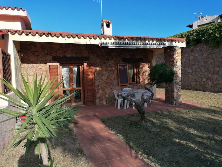 Villetta Con Giardino Al Centro - San Teodoro