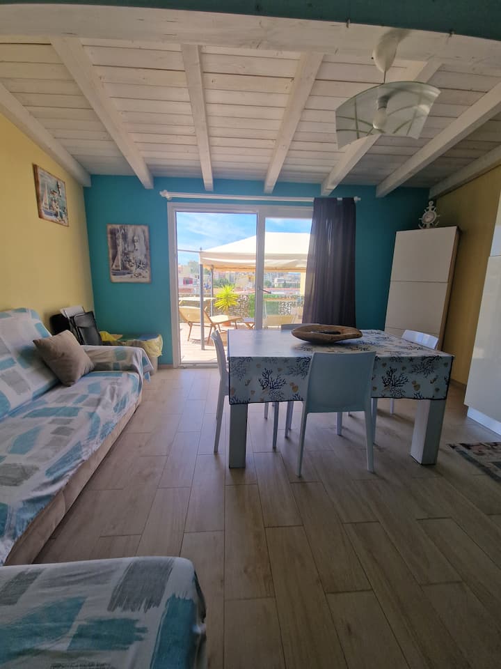 Splendido Appartamento Con Terrazza, In Centro - Cagliari