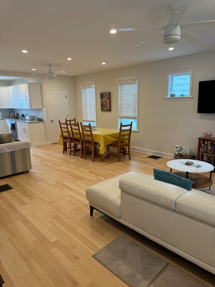A Shore Thing-2.5 Blocks From The Beach! - Asbury Park, NJ