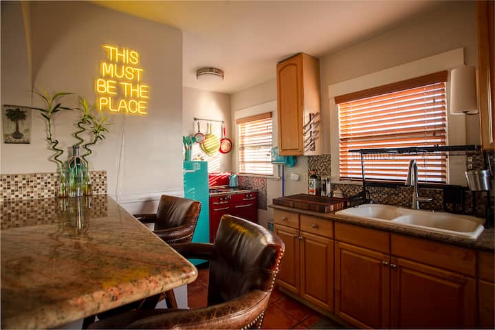 Bright, Breezy Modern Studio Loft - Retro Row - Carson, CA