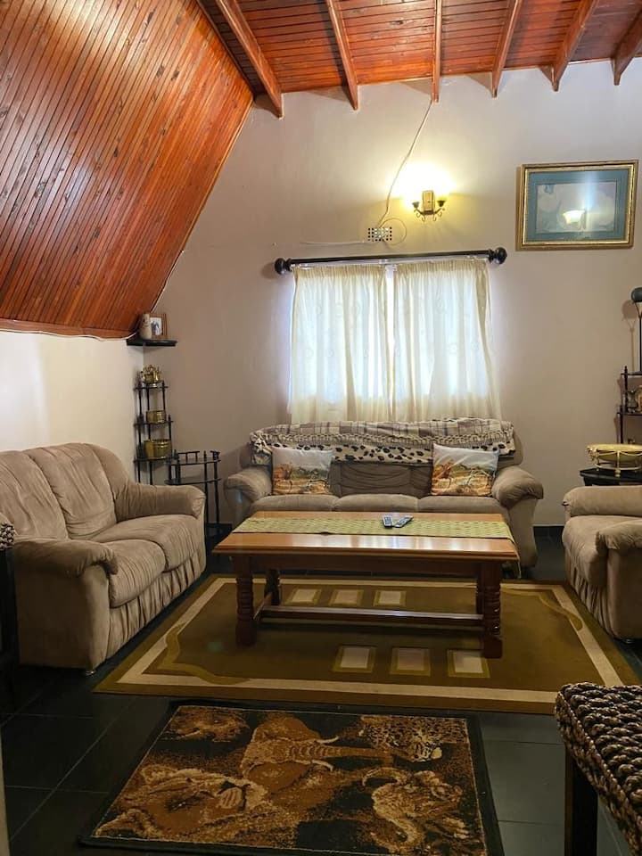 Ursel Guest House-a-frame 10 Sleeper - Eswatini