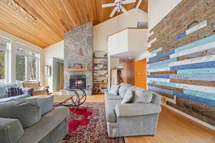Lakeside Memories Await At Trenanthia's Cahoots - Gravenhurst
